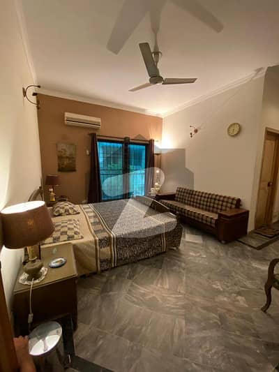 Well Maintained Liveable Old House Central Location DHA Phase 4 - Block ...
