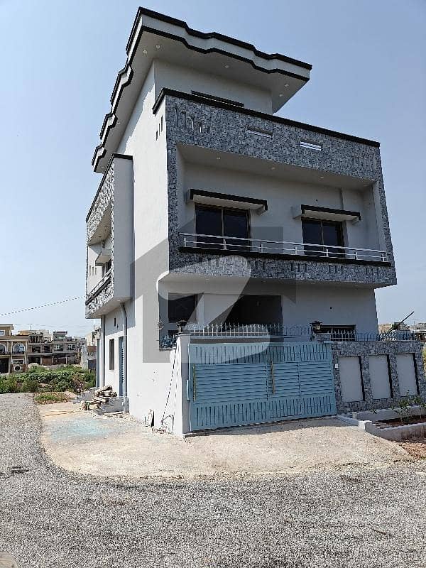 Brand New Triple Storey House With Huge Extra Land I-11/2, I-11 ...