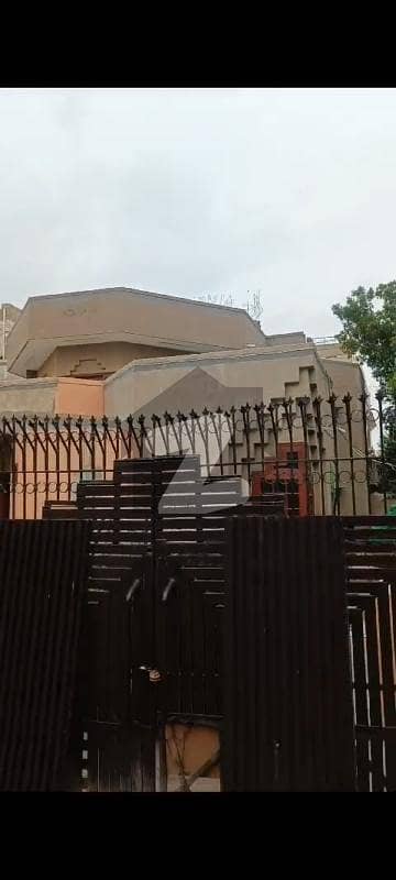 House Ground Plus One With Basement With 12 Bedroom'S West Open ...