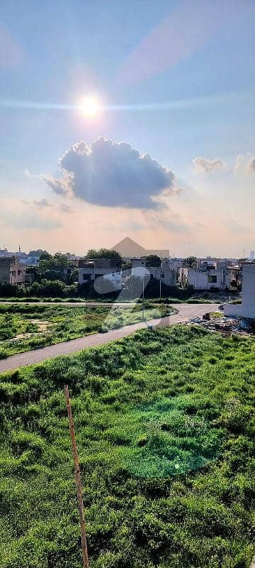 Prime Plots in Prime Locations: DHA Lahore Phase 7" DHA Phase 7, DHA ...