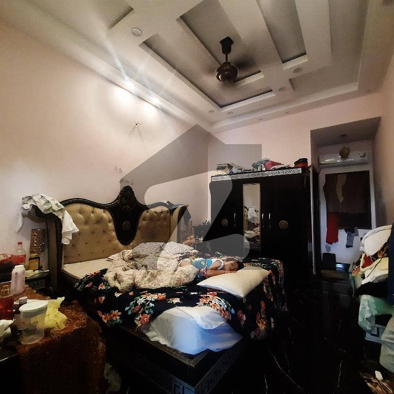 ULTRA MODERN CONSTRUCTION NEW 1ST FLOOR,BLOCK 3 NEAR MARKET Gulistan-e ...