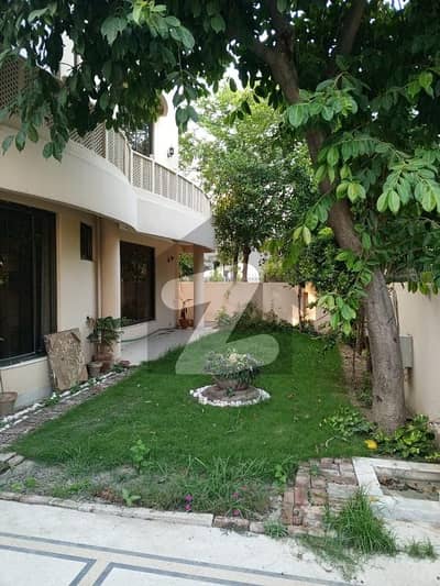 23 Marla Corner 7 Bedroom Used Modern Design Basement House For Sale At ...