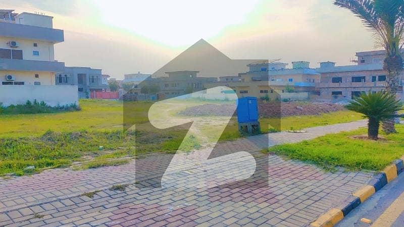 F. 17 T&T 7 MARLA PLOT FOR SALE NEAR TO POSITION HALF LAND OF PLOT ...