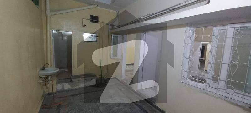 200sq. Yds. , Portion 2 Bed Ground Floor In F. B. Area, Block-12 ...