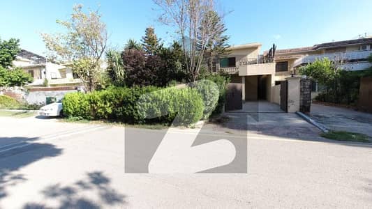 AN OLD LIVEABLE HOUSE 444 SQ YARDS F-6/1 IS AVAILABLE FOR SALE F-6/1, F ...