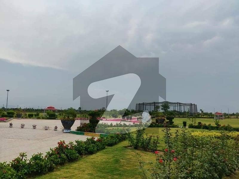 10 Marla PLOT IN ZONE-1 SECTOR-D2 PLOT NUMBER:181 Regi Model Town Phase ...