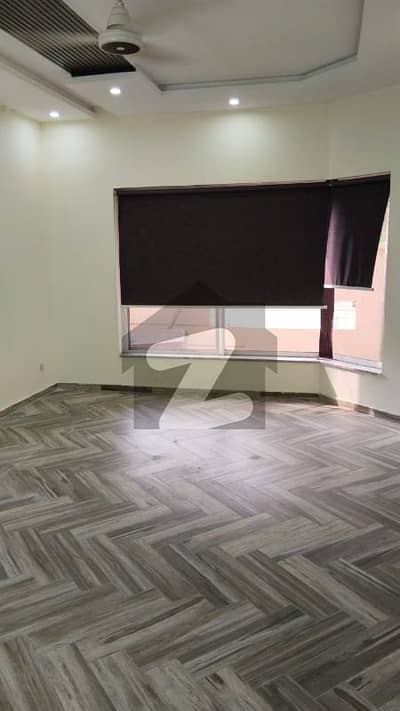 9 Marla Executive Look Lavish House For Sale In Karim Town, Halal Road ...