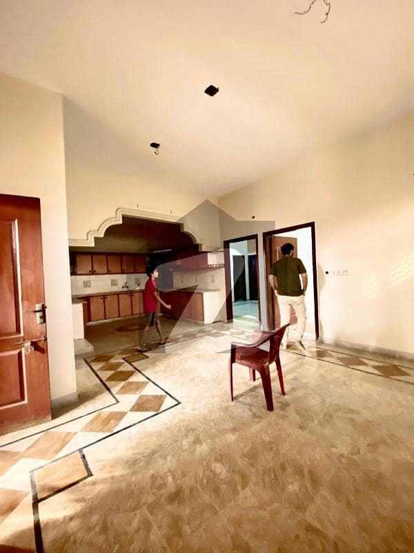 First floor 2 bed dd available 190 sq yards near to main jinnah avenue ...