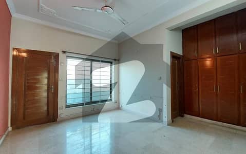 Two bedrooms ground portion for rent Gulberg Residencia, Gulberg ...