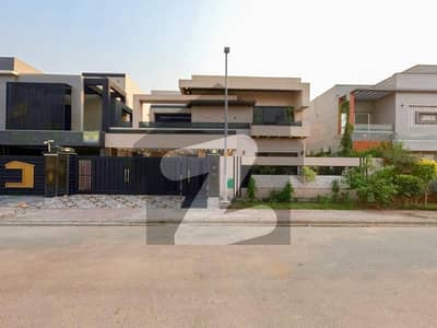 A Stunning House Is Up For Grabs In Bahria Town - Nargis Block Lahore ...