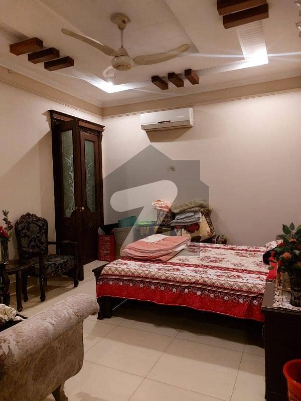 Very Beautiful House And Very Beautiful Location Near To Park And ...