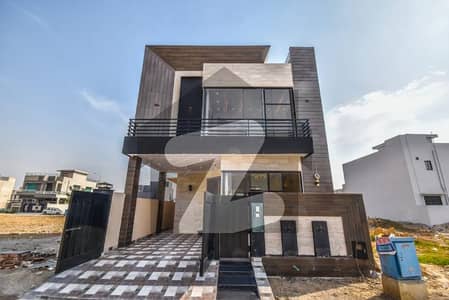 Near Park And Mosque 5 Marla With Beautiful Lavish House For Sale In ...