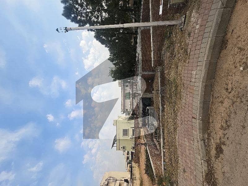1 KANAL PLOT WITH COMPLETED BASEMENT Bahria Town Phase 3, Bahria Town ...