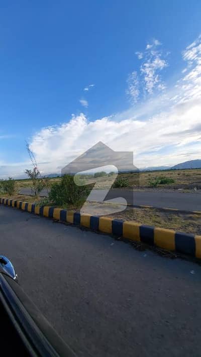 1 Kanal Ideal Location Pair Plot For Sale North\South Regi Model Town ...