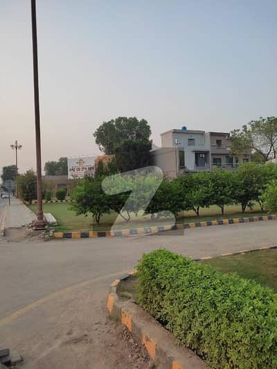 **5 Marla Full Possession Paid Plots For Sale In Diamond Block, Park ...