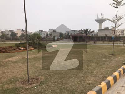 Prime Location 5 Marla Plot For Sale In Executive Block, Park View City ...