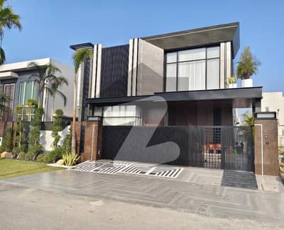 Luxurious Design By Mohsin Ali Studio 01 Kanal Double Height Lobby & Tv ...