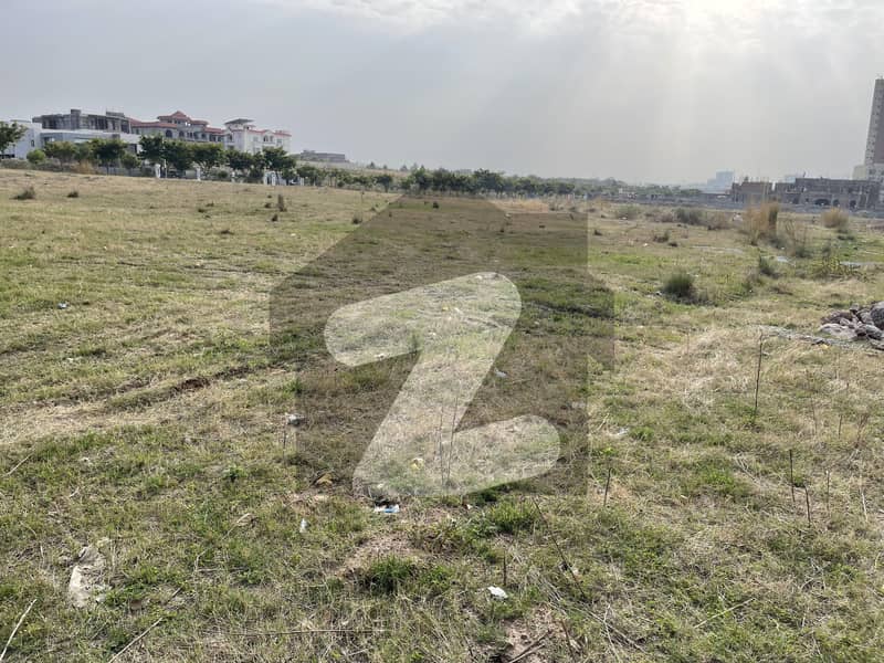 E+10 Kanal Corner Farm House Land Available Gulberg Greens - Block E ...