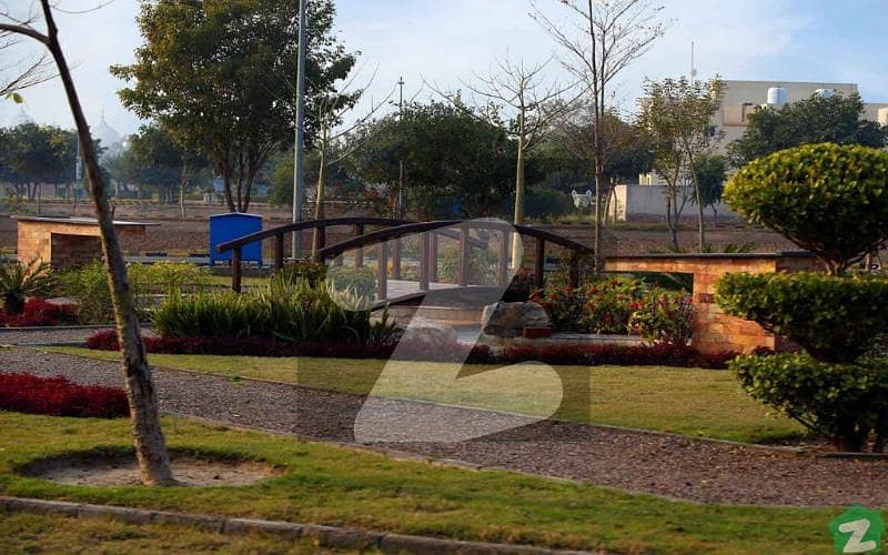 7 MARLA PLOT ON MOST IDEAL LOCATION NEAREST TO PARK & COMMERCIAL MARKET ...