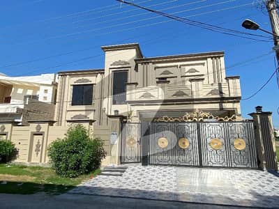 Buy your ideal 20 Marla House in a prime location of Multan Wapda Town ...