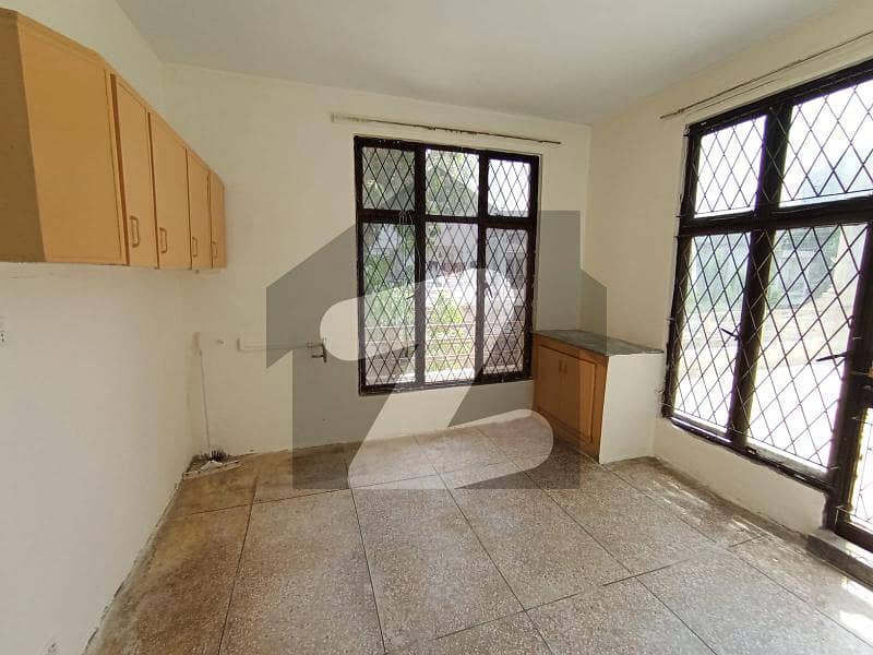 10 Marla Lower Portion Available For Rent In Model Town Extention ...