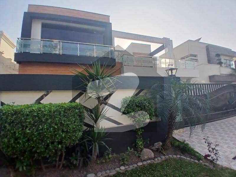 1 Kanal Elegant And Fully Maintained Super Hot Located Bungalow Is ...