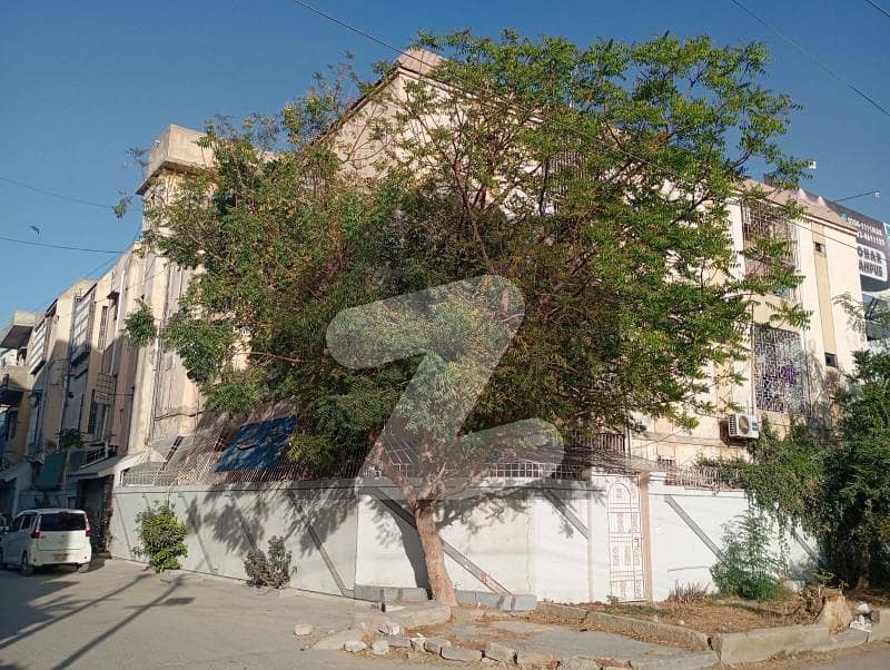 Enticingly Renovated 3 Bedroom 1370 Square Feet Park Facing Apartment ...