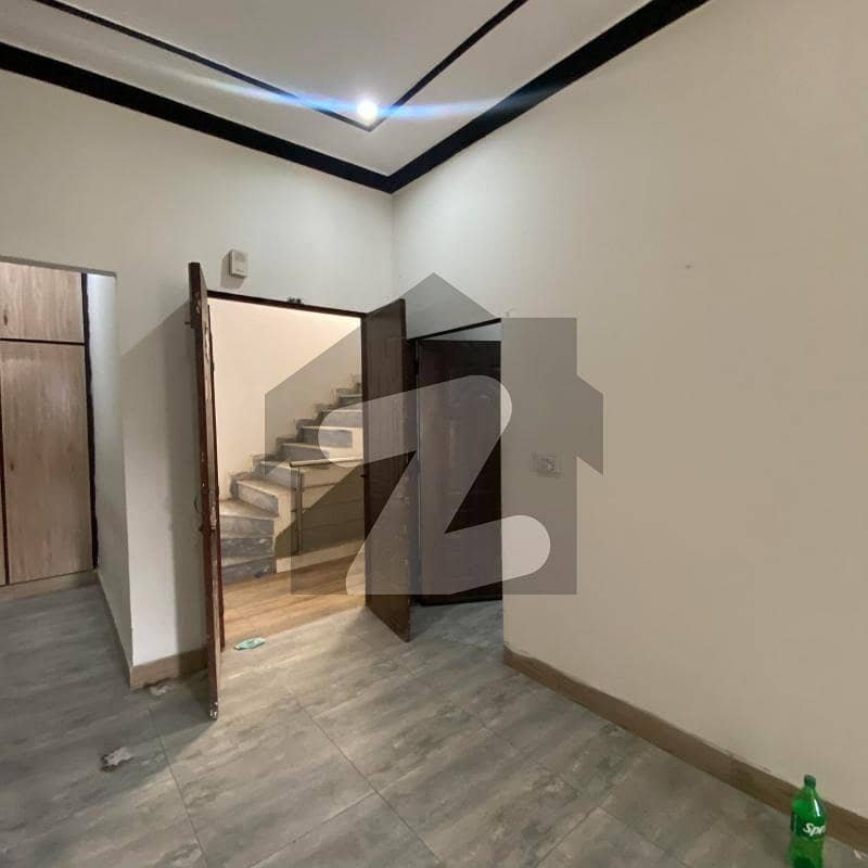 Beautiful Flat On Second Floor, Neelam Block Dc Colony Gujranwala. DC ...
