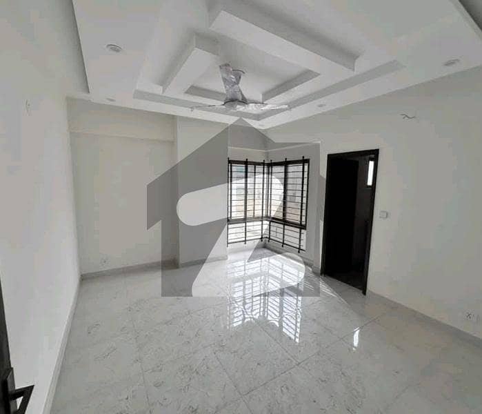 3200 Square Feet Spacious Flat Available In Askari 5 - Sector J For ...