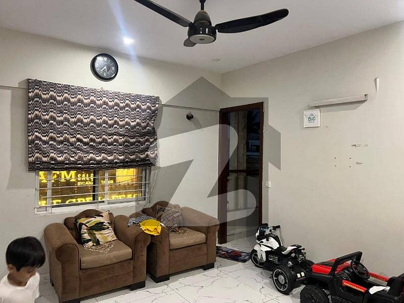 Gulshan Block 1 Portion Flat 3 Sides Corner Vip Location Rod Gulshan-e ...