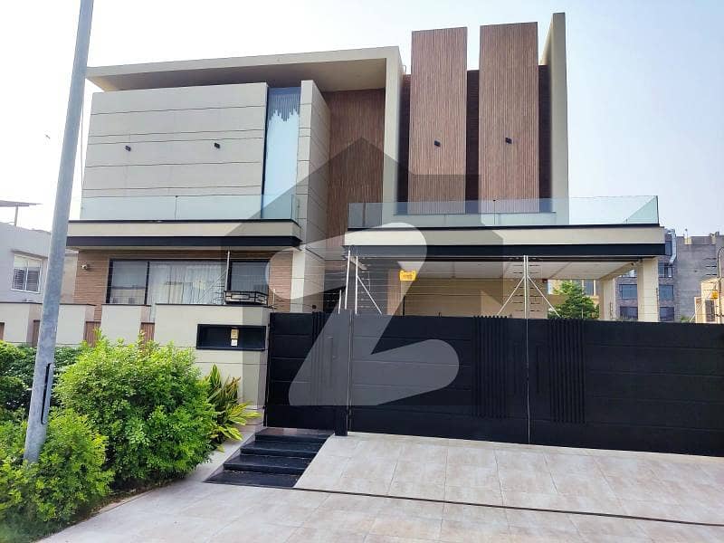 1 Kanal Elegant, Brand New And Fully Maintained Super Hot Located ...