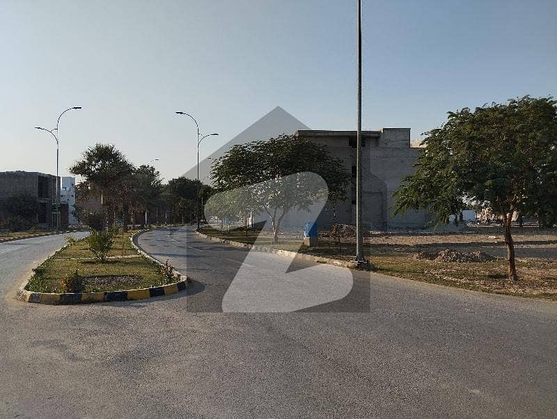 3 Marla Triple Story 1st Commercial Building In Etihad Garden . C Block ...