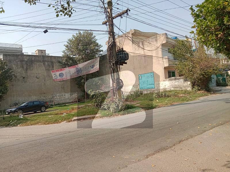 1 Kanal Plot Facing Green Belt Very Near To Wahdat Road. Mustafa Town ...