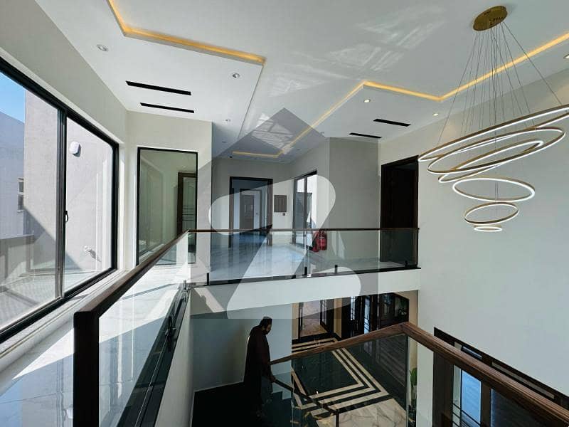 20 MARLA ELEGANT AND FULLY MAINTAINED SUPER HOT LOCATED BUNGALOW IS ...