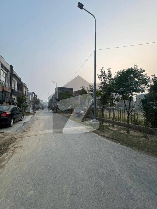 Prime Location 5 Marla Plots Available In Jade Ext Block Park View City ...