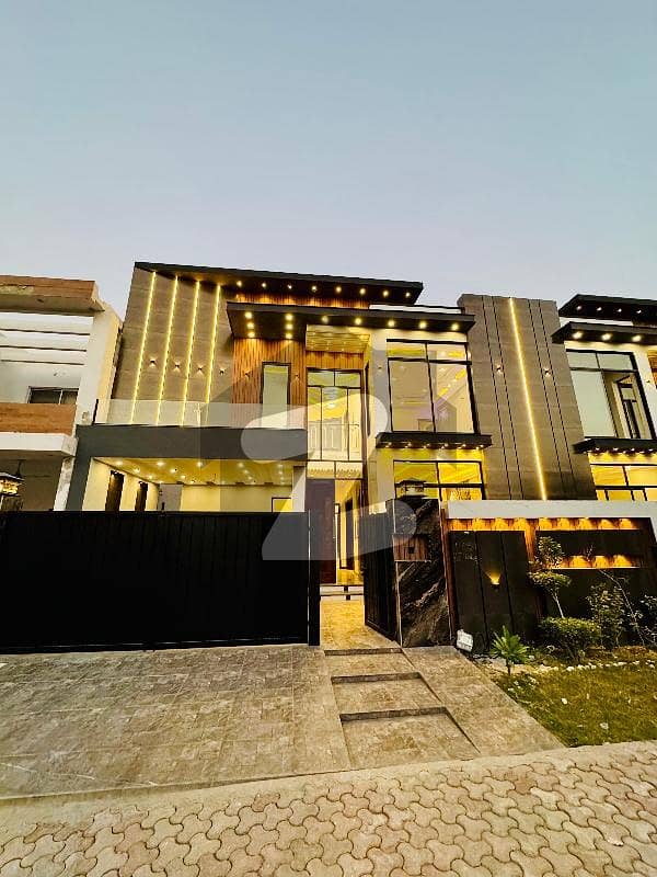 Royal Orchard Multan Sleek Ultra Modern 10 Marla Ideal Location House ...