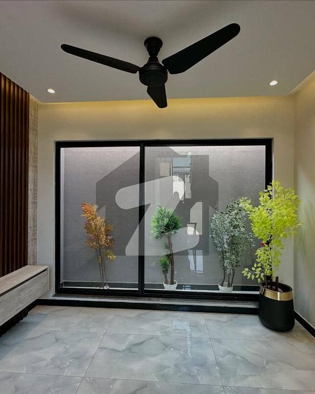 5 MARLA ELEGANT AND FULLY MAINTAINED SUPER HOT LOCATED BUNGALOW IS ...