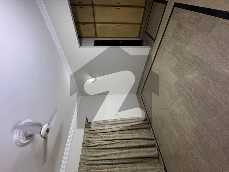 NEAT N CLEAN UPPER LOWER LOCKED PORTION AT PRIME LOCATION Johar Town ...