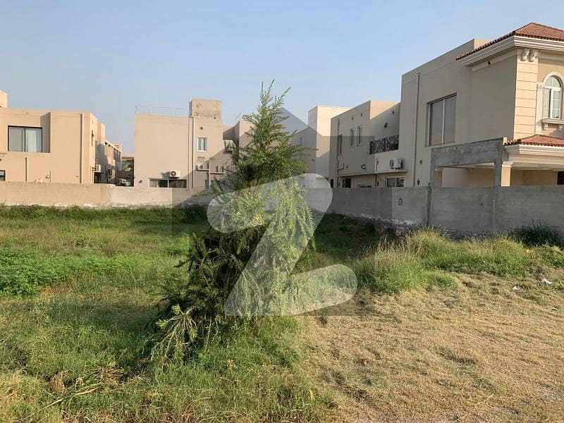 8 MARLA PLOT AT IDEAL LOCATION AND REASONABLE PRICE DHA Phase 8 - Block ...