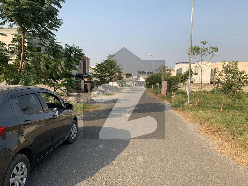 8 MARLA PLOT AT IDEAL LOCATION AND REASONABLE PRICE DHA Phase 8 - Block ...