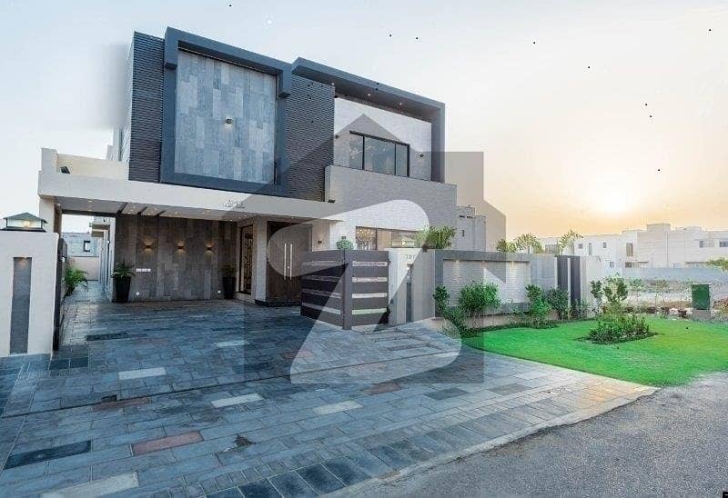 20 MARLA ELEGANT AND FULLY MAINTAINED SUPER HOT LOCATED BUNGALOW IS ...