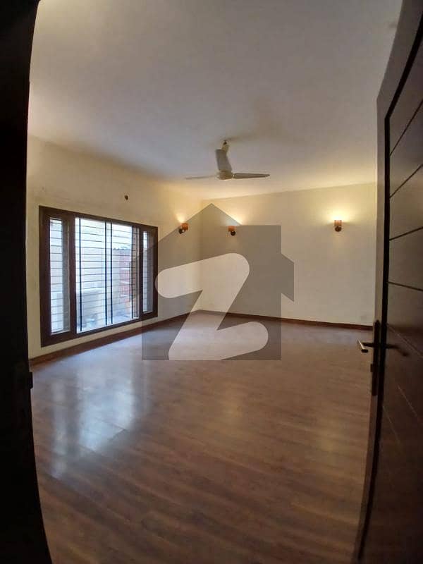 666 Sq. Yards Well-Maintained Bungalow for Rent DHA Phase 8, Roomi ...