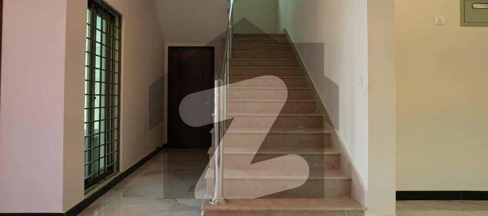 CHANCE DEAL Prime Location SEMI FURNISHED 300 Square Yards House For ...