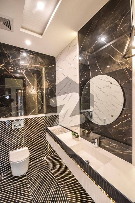 20 MARLA ELEGANT AND FULLY MAINTAINED SUPER HOT LOCATED BUNGALOW IS ...