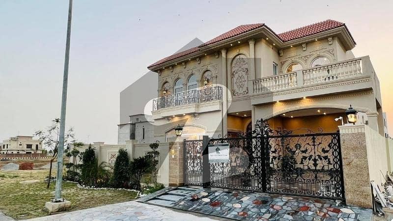 20 MARLA ELEGANT AND FULLY MAINTAINED SUPER HOT LOCATED BUNGALOW IS ...