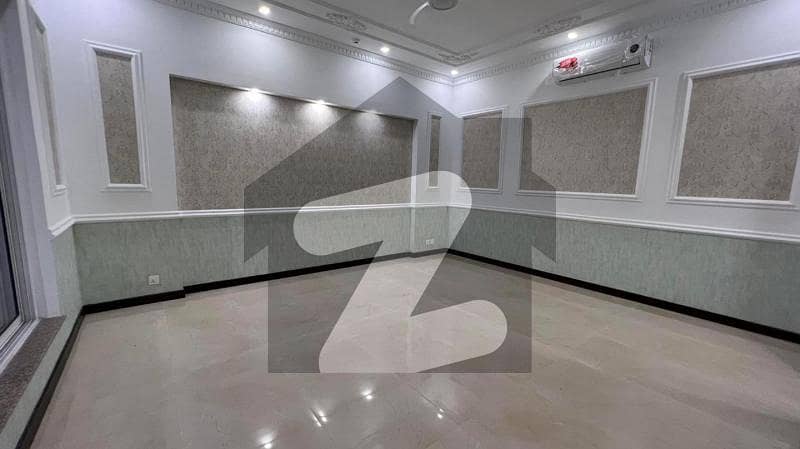 20 MARLA ELEGANT AND FULLY MAINTAINED SUPER HOT LOCATED BUNGALOW IS ...