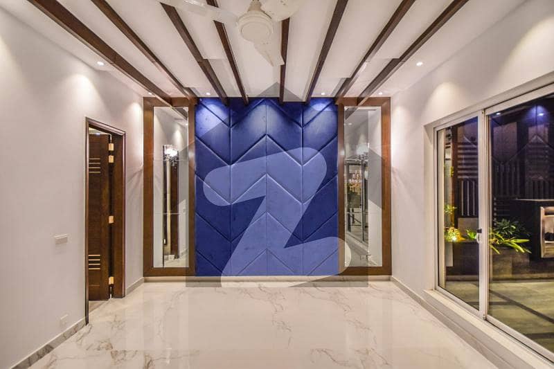 20 MARLA ELEGANT AND FULLY MAINTAINED SUPER HOT LOCATED BUNGALOW IS ...