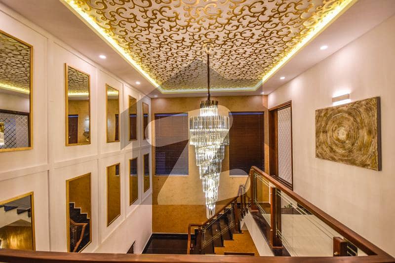 20 MARLA ELEGANT AND FULLY MAINTAINED SUPER HOT LOCATED BUNGALOW IS ...