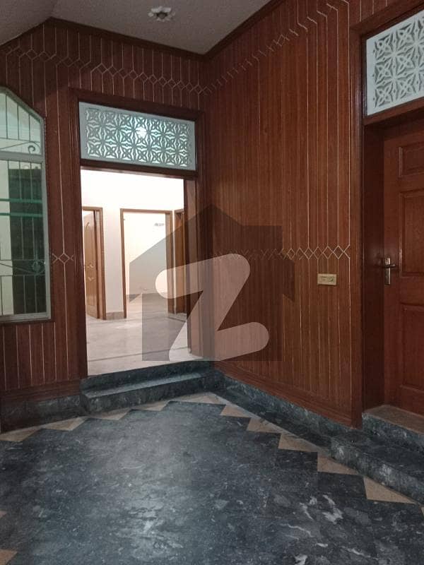 Upper portion for rent at the prime location in saddar officer colony ...