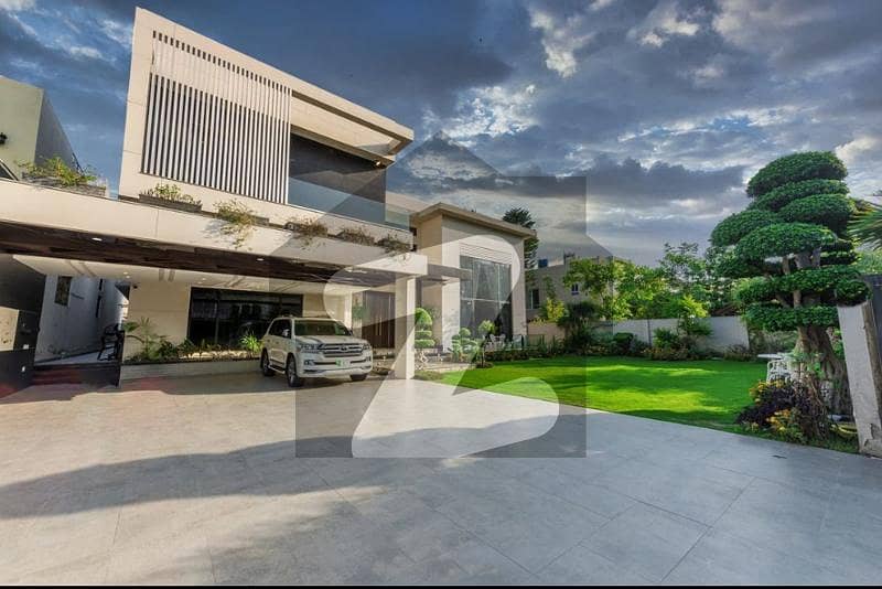 24 MARLA HUGE LAWN HOUSE NEAR RAYA GOLF OWNER NEEDY DHA Phase 6, DHA ...